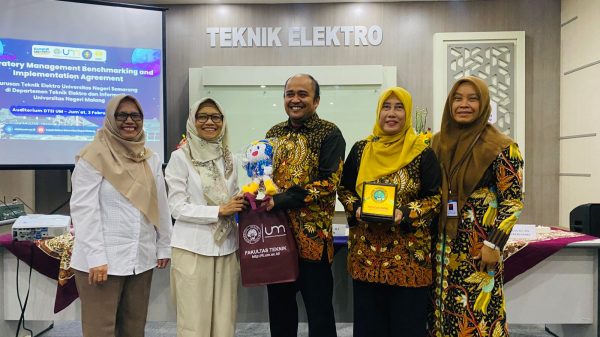 KUNJUNGAN BENCHMARKING JURUSAN TEKNIK ELEKTRO FT UNNES KE DEPARTEMEN ...