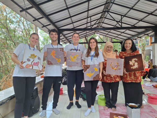 Short Course: The UNNES Faculty of Engineering Offers a Batik Making ...