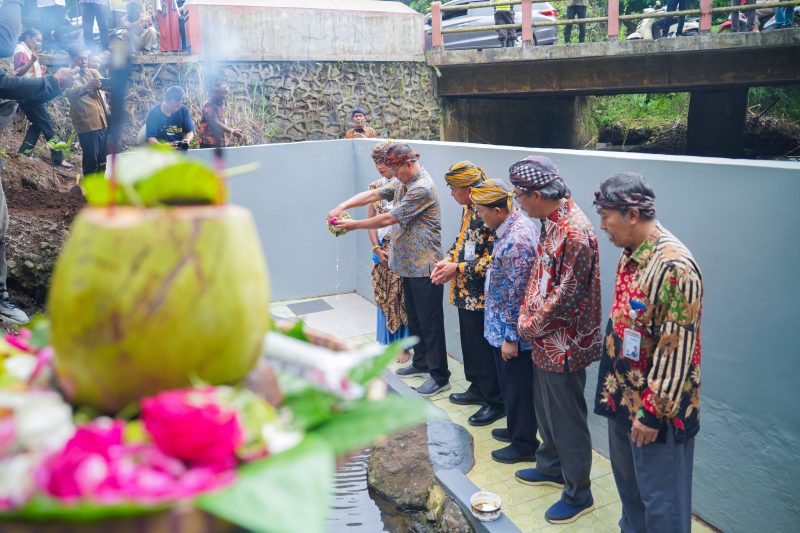UNNES Holds “Tawu Sendang”: A Movement to Preserve Sendang Alit as a ...